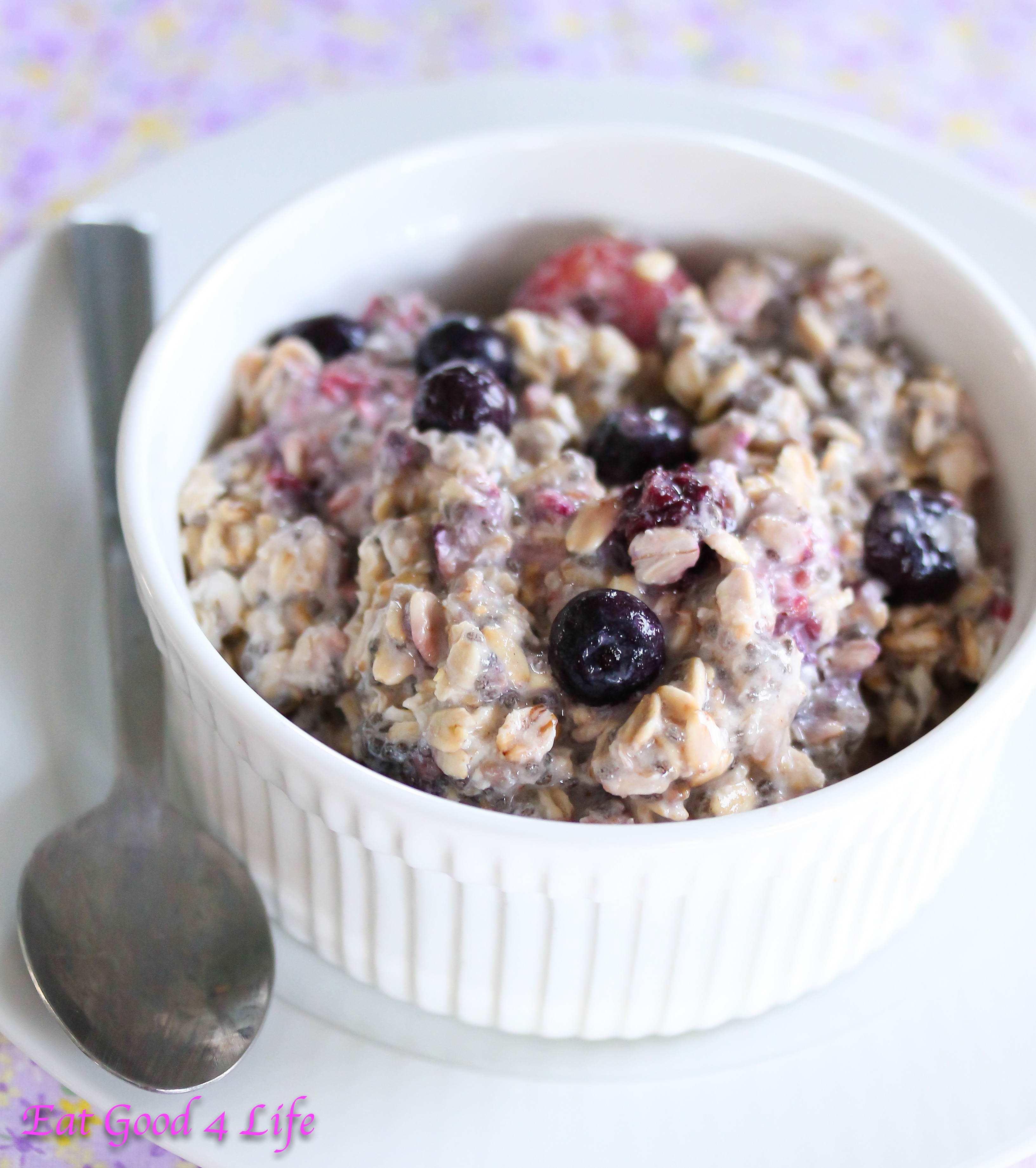 Overnight mixed berry oatmeal