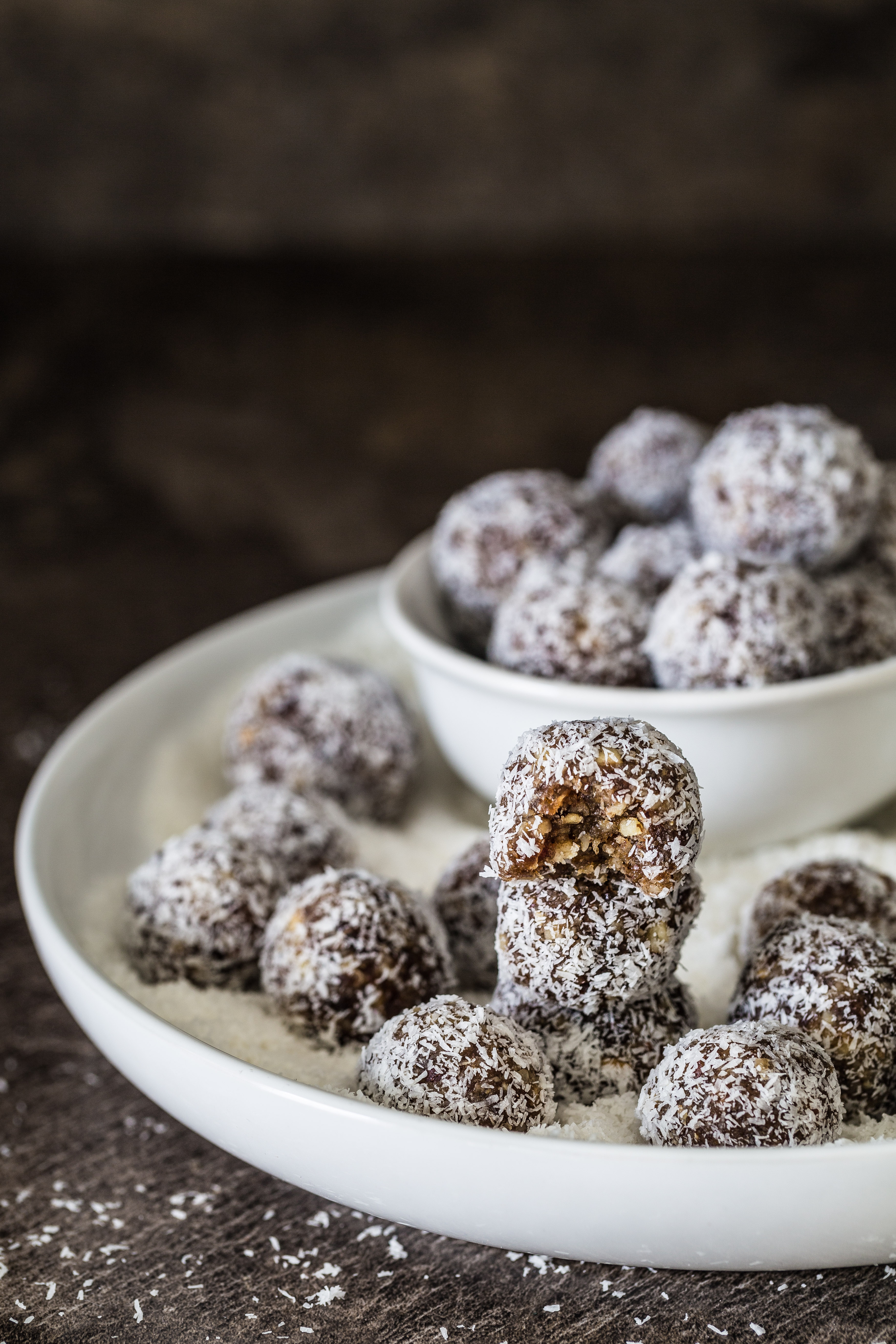 Coconut date bites - Eat Good 4 Life