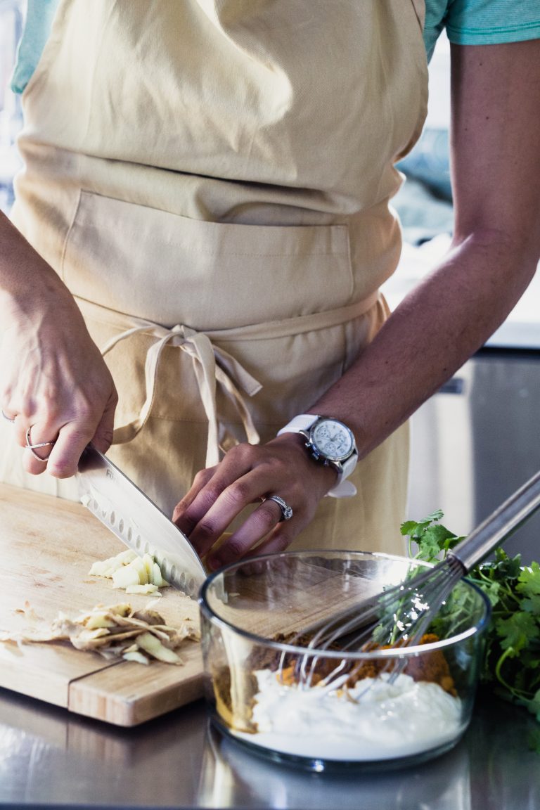Slow cooker turmeric chicken with spinach - Eat Good 4 Life